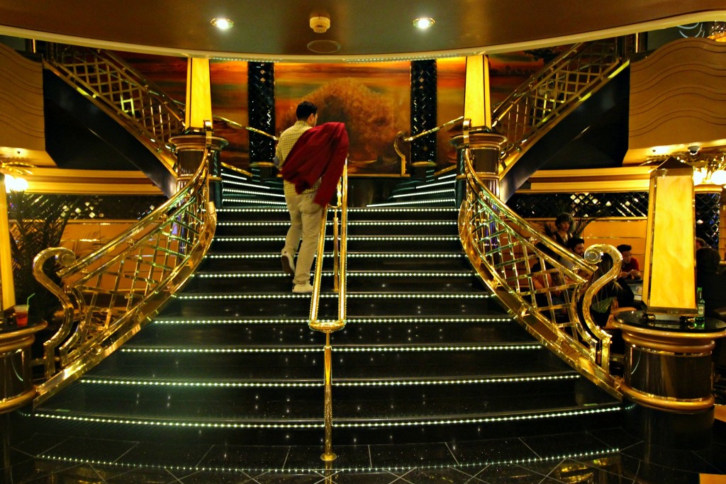 Como é dentro de um navio cruzeiro? Visitei o MSC Splendida - Estevam ...